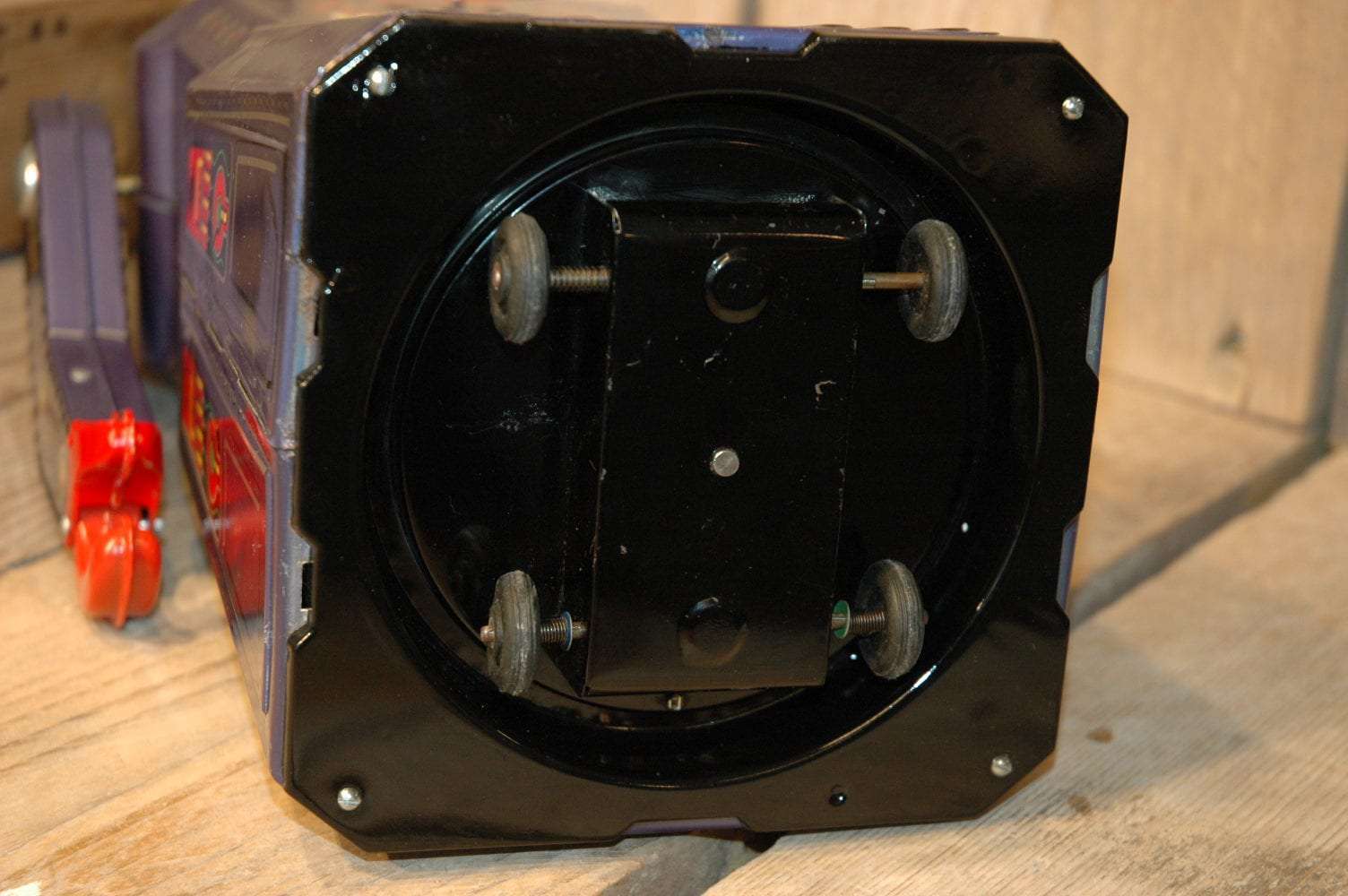 Modern Toys - Target Robot - Vintage Spacetoys