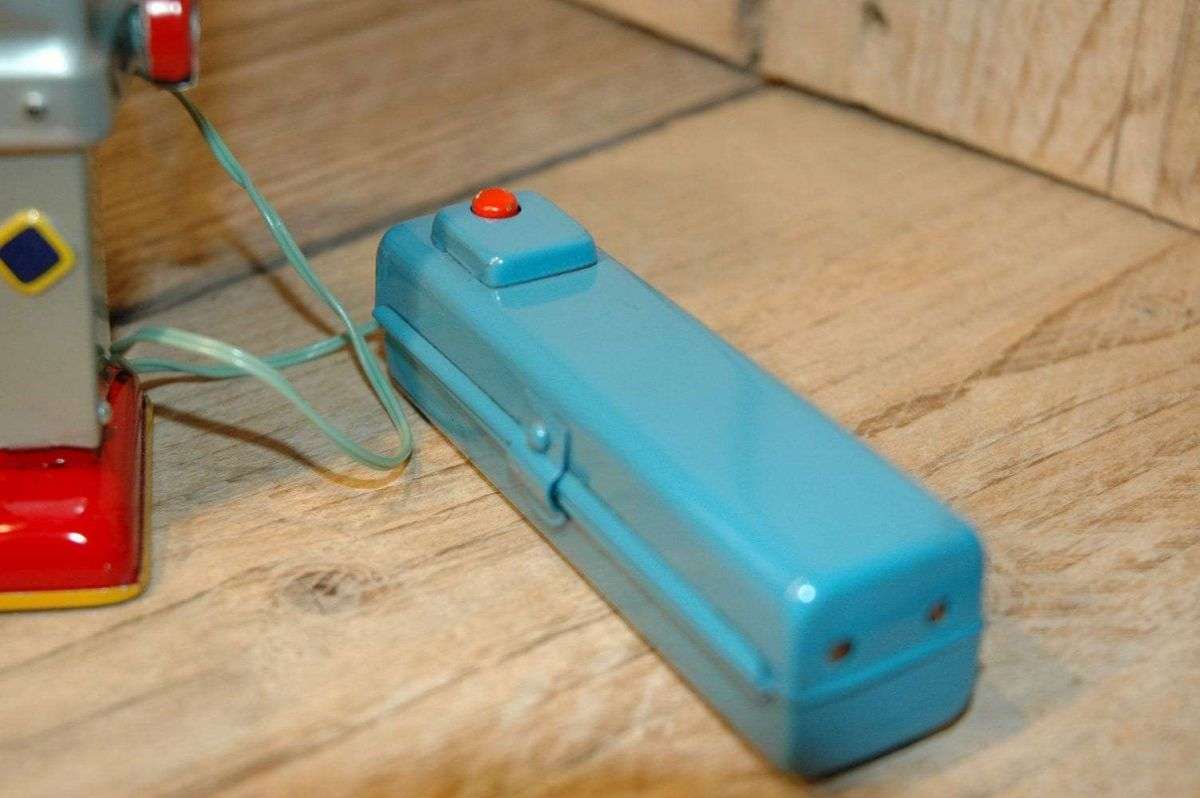 SNK Sankei - Flashy Jim The Robot - Vintage Spacetoys