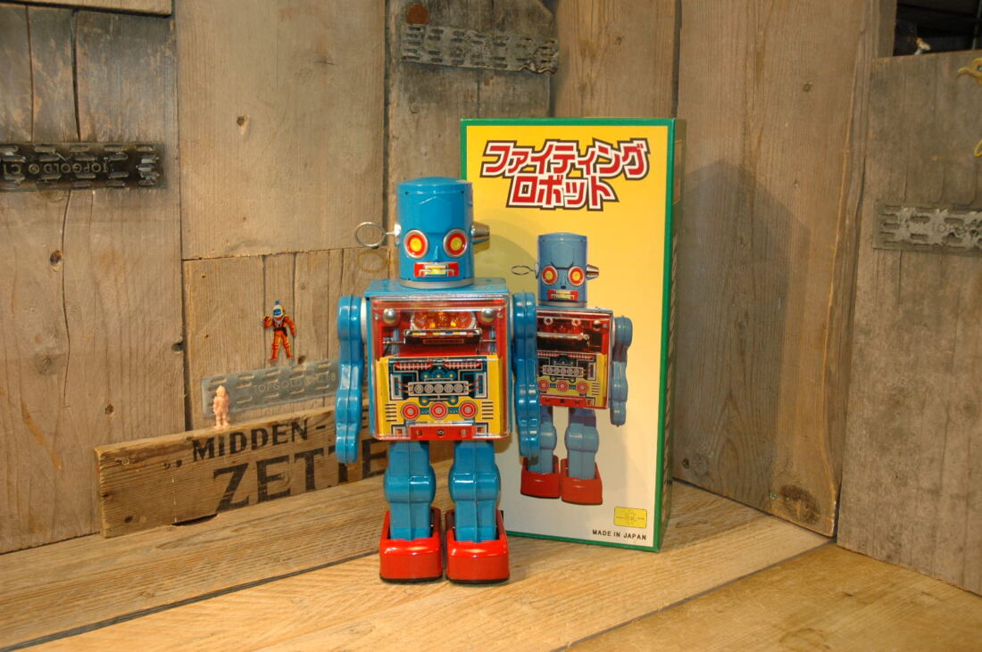 Metal House - Fighting Robot - Vintage Spacetoys