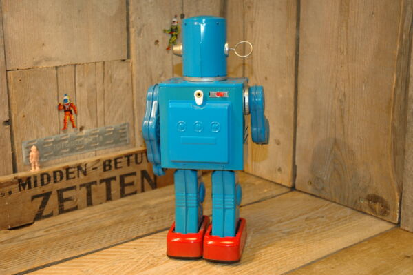 Metal House - Fighting Robot - Vintage Spacetoys