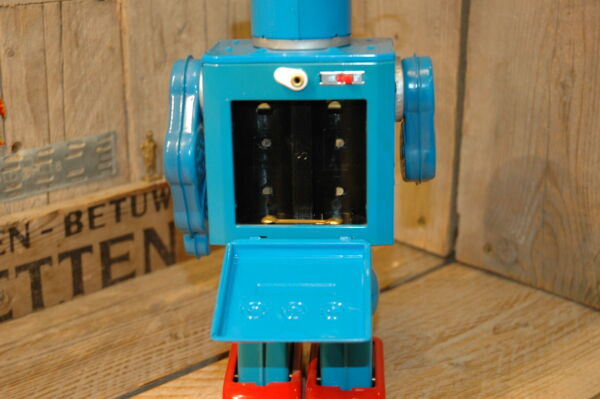 Metal House - Fighting Robot - Vintage Spacetoys